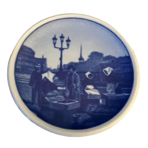 Royal Copenhagen | Art | Vintage 97s Royal Copenhagen Mini Collectible ...